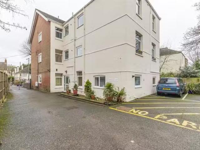 1 bedroom flat for rent in R L Stevenson Avenue, Bournemouth.