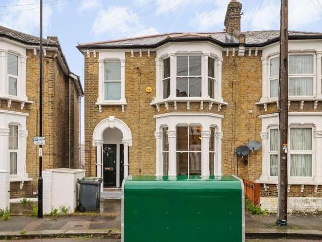 1 bedroom flat for rent in Radford Road, London, SE13