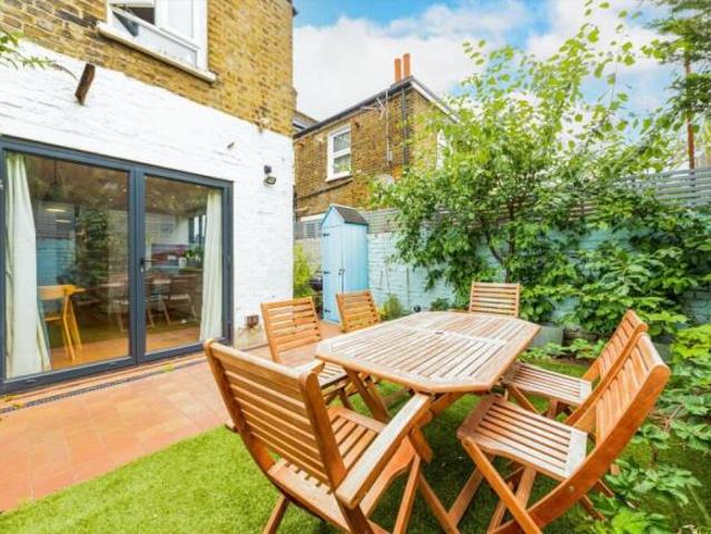 1 bedroom flat for rent in Ravensworth Road, Kensal Rise, NW10