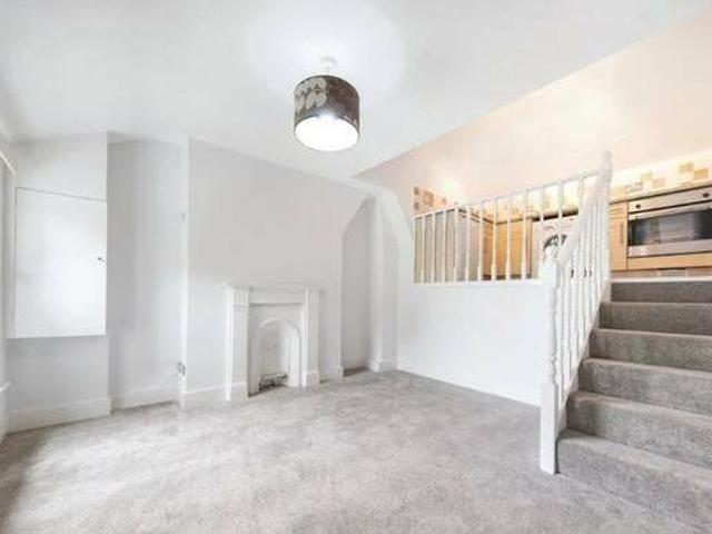 1 bedroom flat for rent in Ravenslea Road London SW12