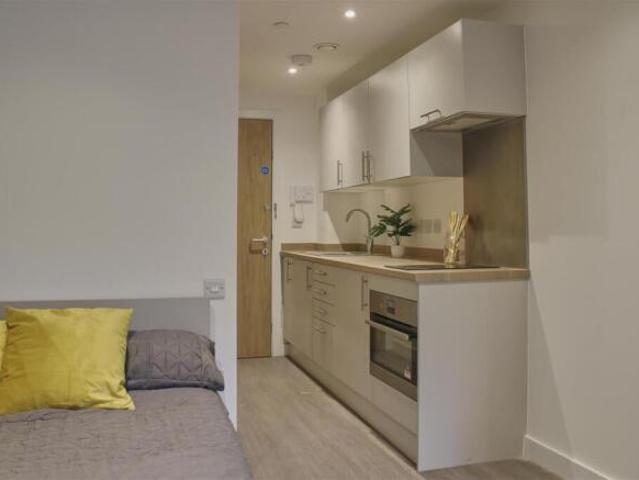 1 bedroom flat for rent in Redcross Street, Bristol, BS2