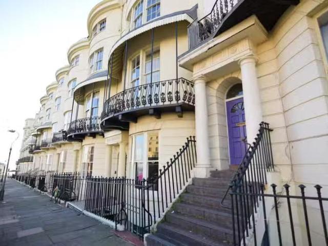 1 bedroom flat for rent in Regency Square, Brighton, BN1
