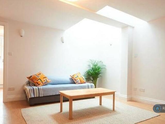 1 bedroom flat for rent in Regents Park Rd London N3