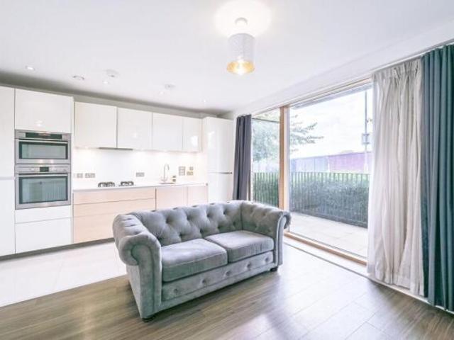 1 bedroom flat for rent in Regiment Hill, Mill Hill, London, NW7