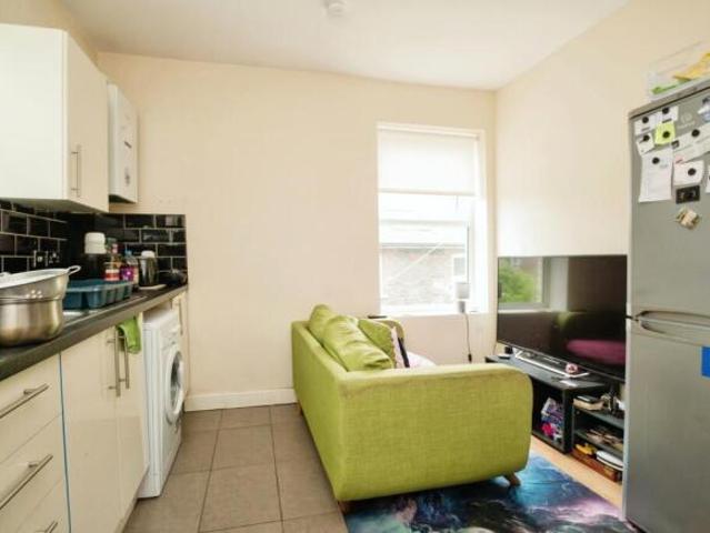 1 bedroom flat for rent in Richmond Road, Roath, Cardiff, CF24