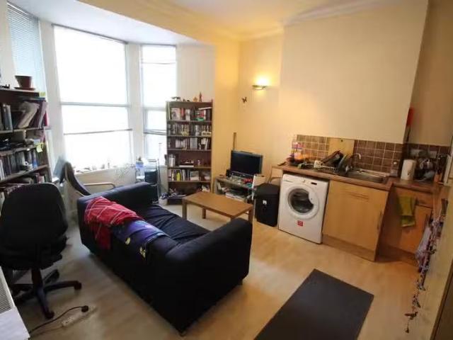 1 bedroom flat for rent in Richmond Road, Roath, CF24