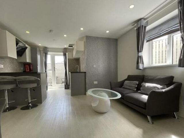 1 Bedroom Flat For Rent In Richmond Road