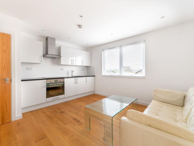 1 Bedroom Flat for Rent in Riffel Road | Foxtons