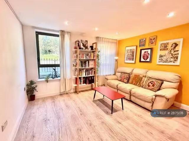 1 bedroom flat for rent in River View Court, Bath, BA1