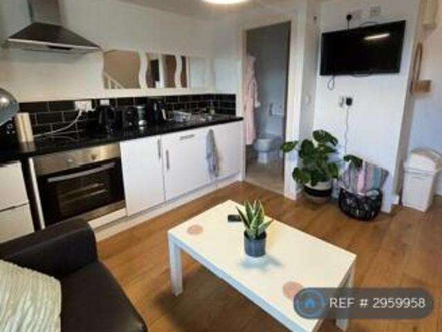 1 bedroom flat for rent in Rivermill Court, Kirkstall, LS5