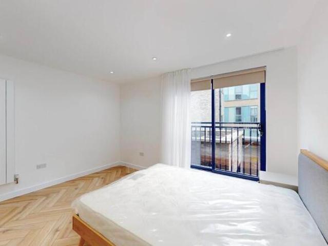 1 bedroom flat for rent in Roman Road, London, E3