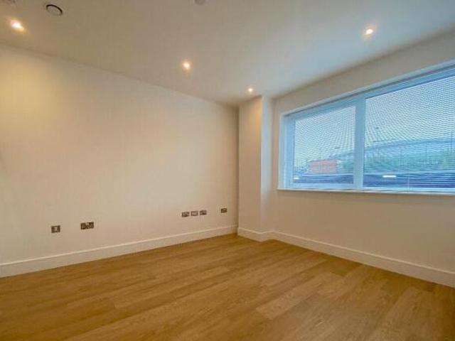 1 Bedroom Flat For Rent In Romford, London