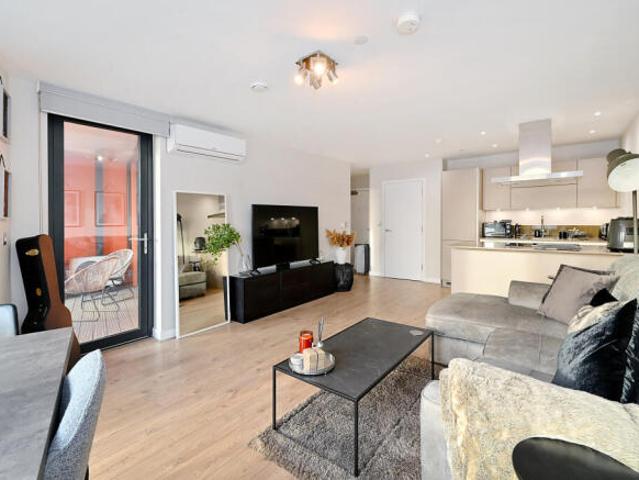 1 bedroom flat for rent in Roosevelt Tower, Canary Wharf, E14