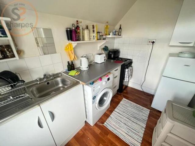 1 bedroom flat for rent in Robinson Road, London, SW17
