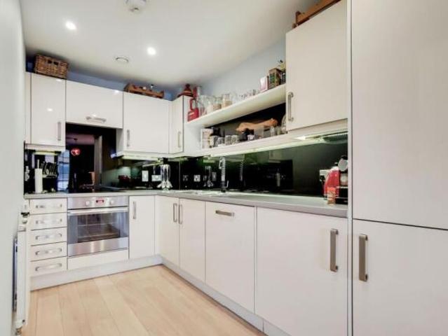 1 bedroom flat for rent in Robsart Street, Stockwell, London, SW9