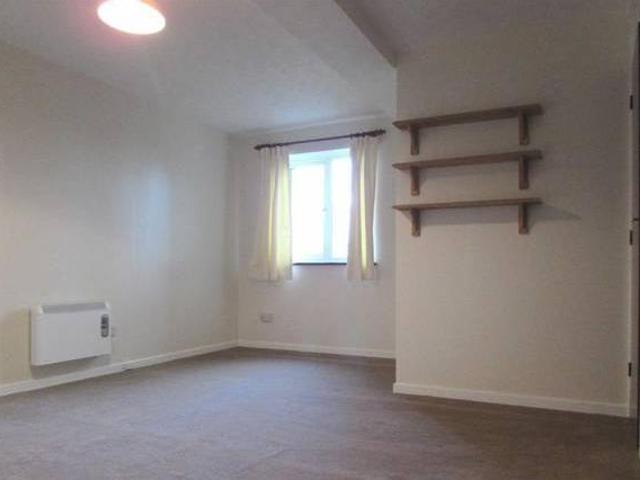 1 bedroom flat for rent in Rodeheath Luton LU4