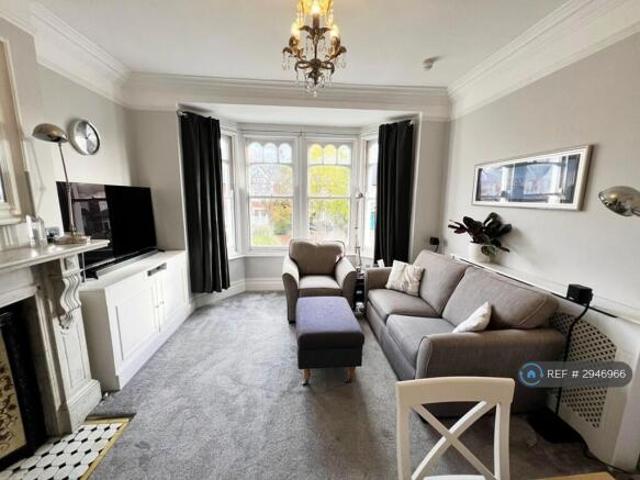 1 bedroom flat for rent in Rodenhurst Road, London, SW4