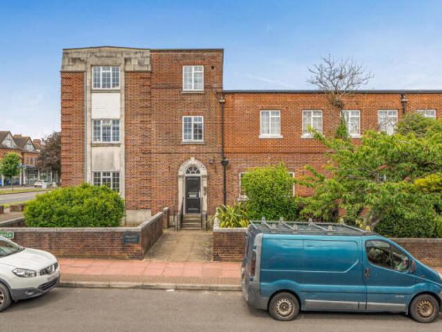 1 bedroom flat for rent in Rose Walk, West Wickham, Kent, BR4