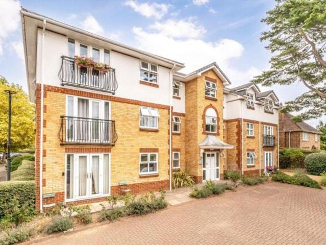 1 bedroom flat for rent in Rosebank Close, Teddington, TW11