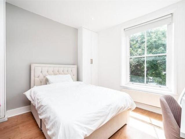 1 bedroom flat for rent in Rosemary Lane, East Sheen, SW14
