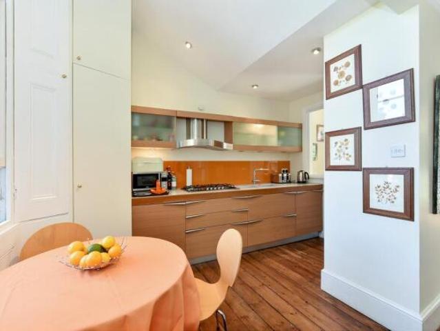1 bedroom flat for rent in Royal Crescent, Holland Park, London, W11
