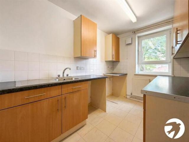 1 bedroom flat for rent in Ruddstreet Close, London, SE18