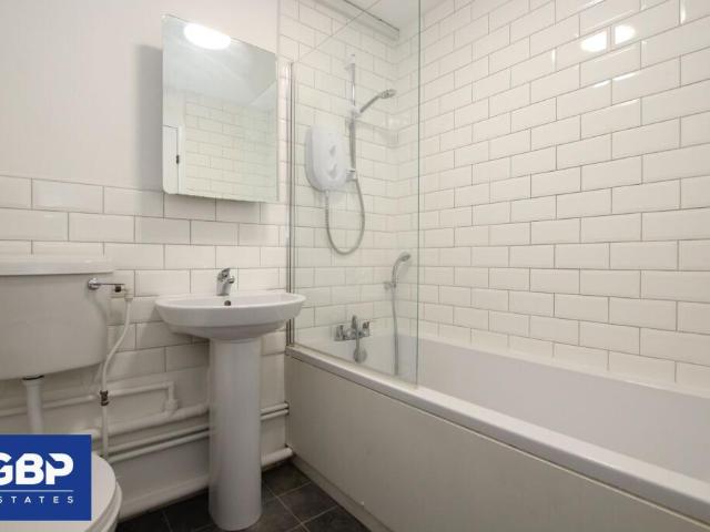 1 bedroom flat for rent in Rushdon Close, Romford, RM1