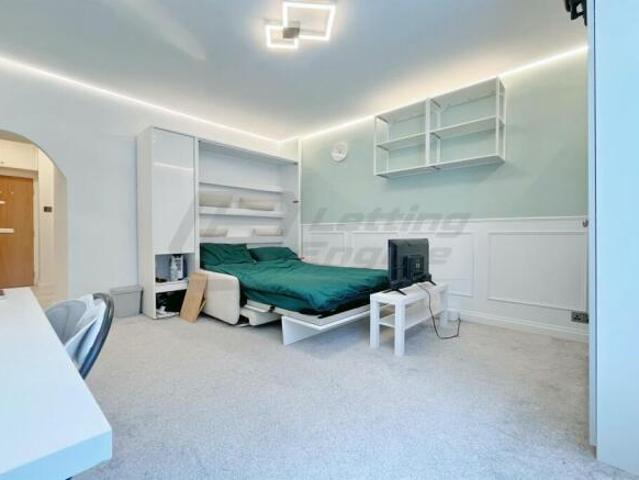 1 bedroom flat for rent in Russell Court, Woburn Place, WC1H