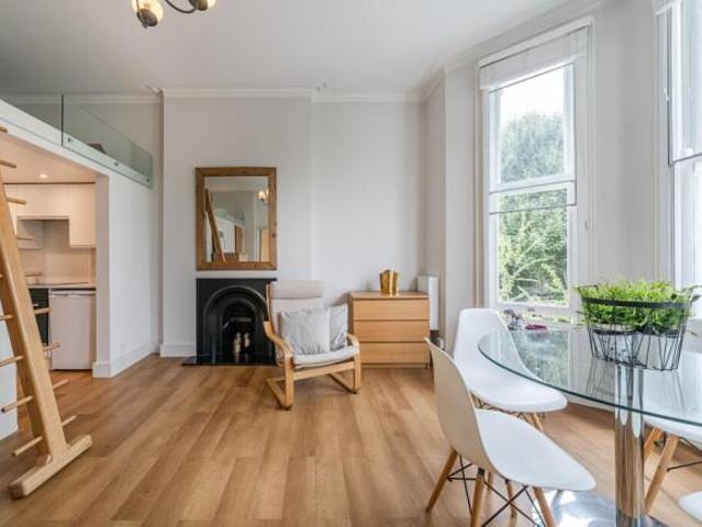 1 bedroom flat for rent in Russell Road London W14