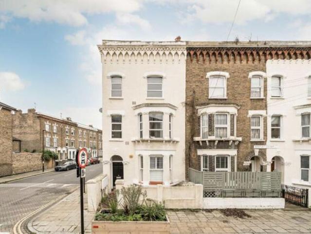 1 bedroom flat for rent in Santley Street, Clapham, SW4