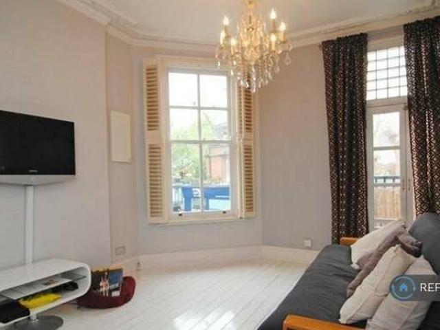 1 bedroom flat for rent in Sandycombe Road Richmond TW9