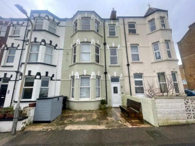 1 bedroom flat for rent in Sea View Terrace, Margate, CT9