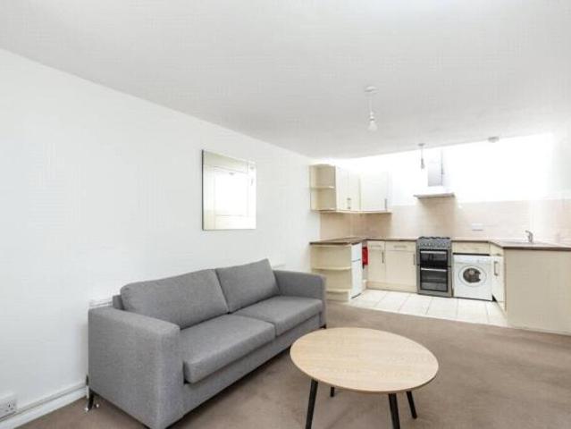 1 bedroom flat for rent in Seagrave Road, London, SW6