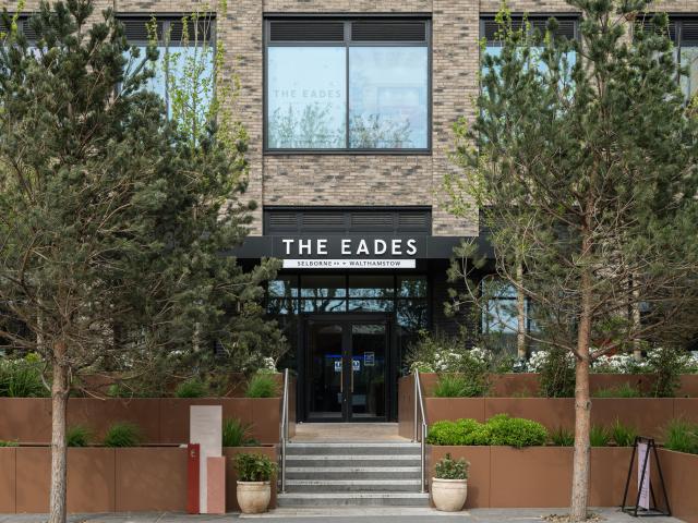 1 Bedroom Flat for Rent in Selbourne Walk | Foxtons