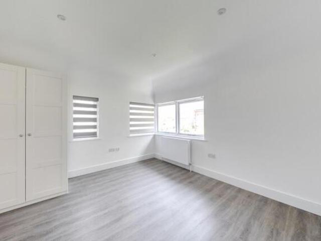 1 bedroom flat for rent in Shoot Up Hill London NW2