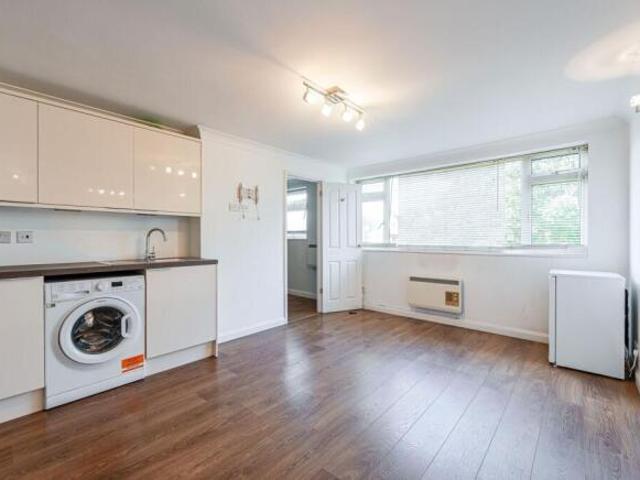 1 bedroom flat for rent in Shooters Hill Road, Blackheath, SE3