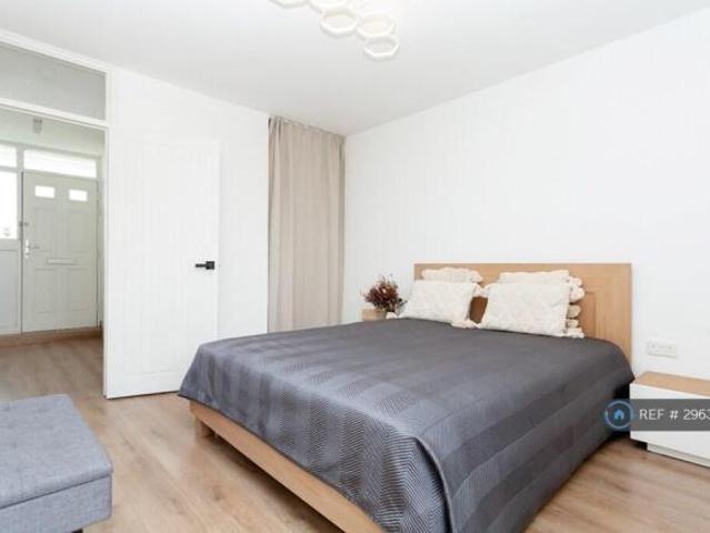 1 bedroom flat for rent in Shaftesbury Court, London, N1