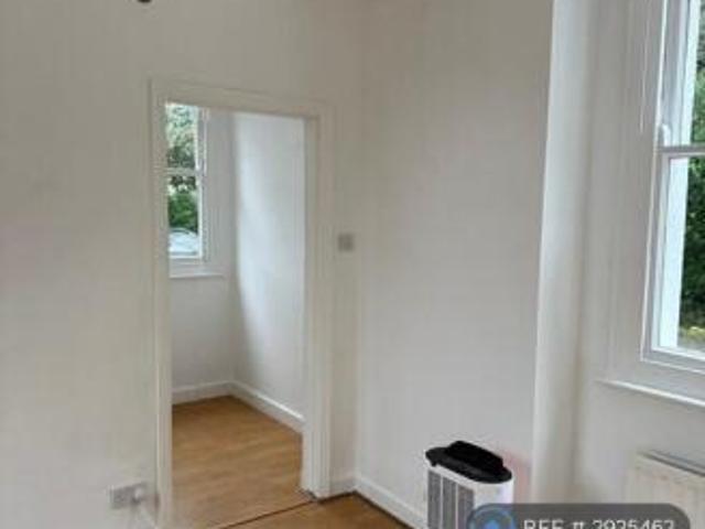 1 bedroom flat for rent in Shakespeare Road, Worthing, BN11