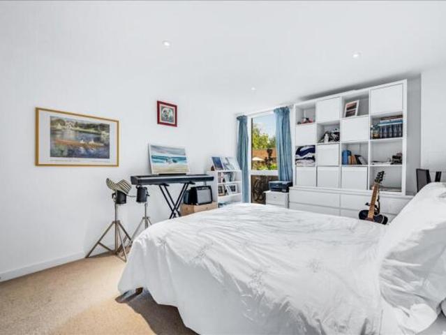 1 bedroom flat for rent in Sharp House, Goldhawk Road, London, W12