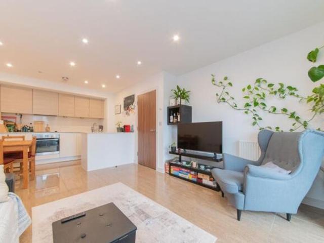 1 bedroom flat for rent in Shearwater Drive, Crested Court, NW9