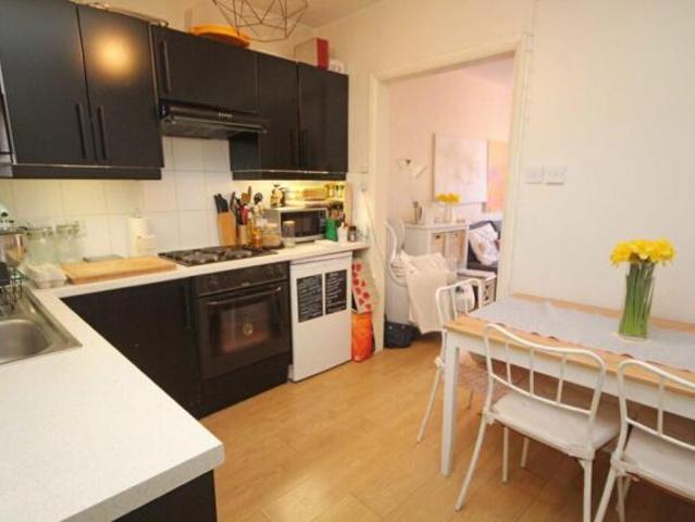 1 bedroom flat for rent in Sheen Road, Richmond, TW9