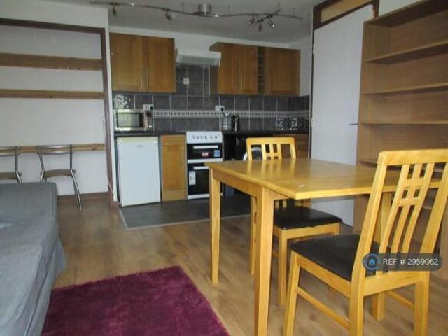 1 bedroom flat for rent in Sherbourne Close, Cambridge, CB4