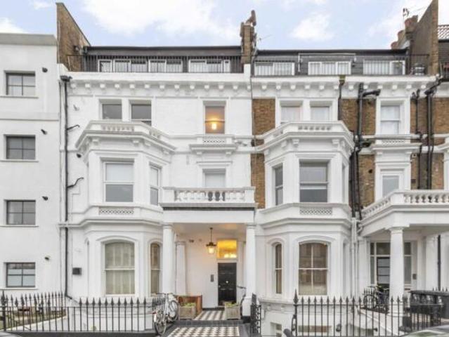 1 bedroom flat for rent in Sinclair Gardens, West Kensington, W14