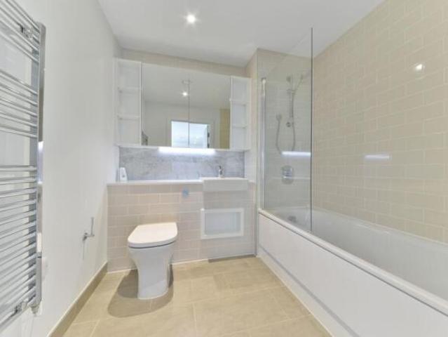 1 bedroom flat for rent in Siddal Apartments, 6 Heygate Street, Elephant & Castle, London, SE17