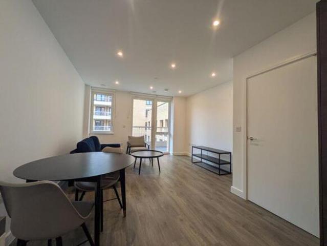 1 bedroom flat for rent in Sidon Apartments, Acton Gardens, W3 8JQ, W3