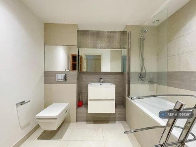 1 bedroom flat for rent in Sirius House, London, SE16