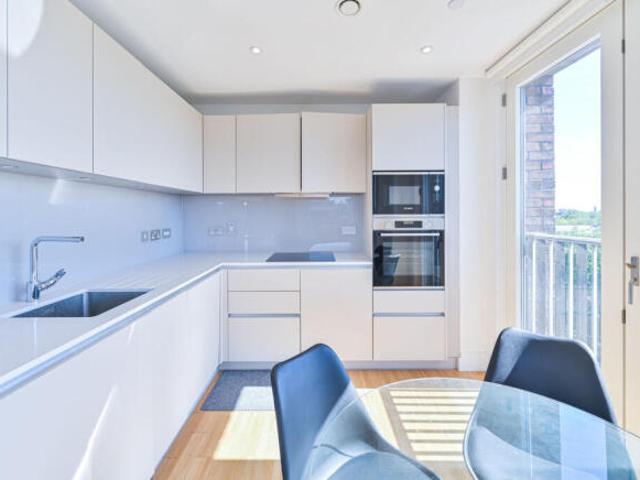 1 bedroom flat for rent in Somerset Place, Brixton Hill, Brixton, London, SW2