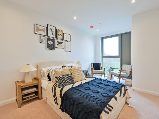 1 Bedroom Flat for Rent in Solomons Passage | Foxtons