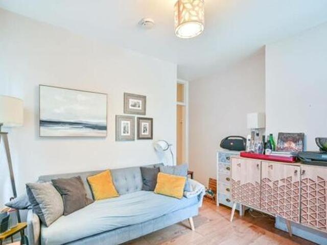 1 Bedroom Flat For Rent In South Wimbledon, London