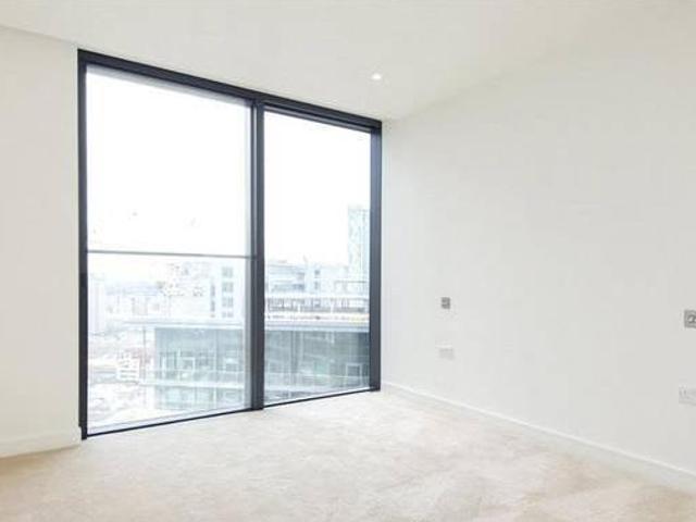 1 bedroom flat for rent in South Quay Plaza 75 March Wall London E14